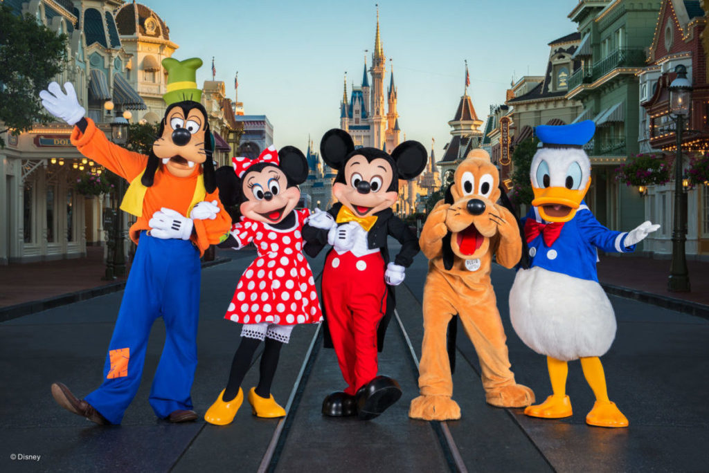 Conheça o Mundo Mágico da Disney - Pelo Mundo Disney